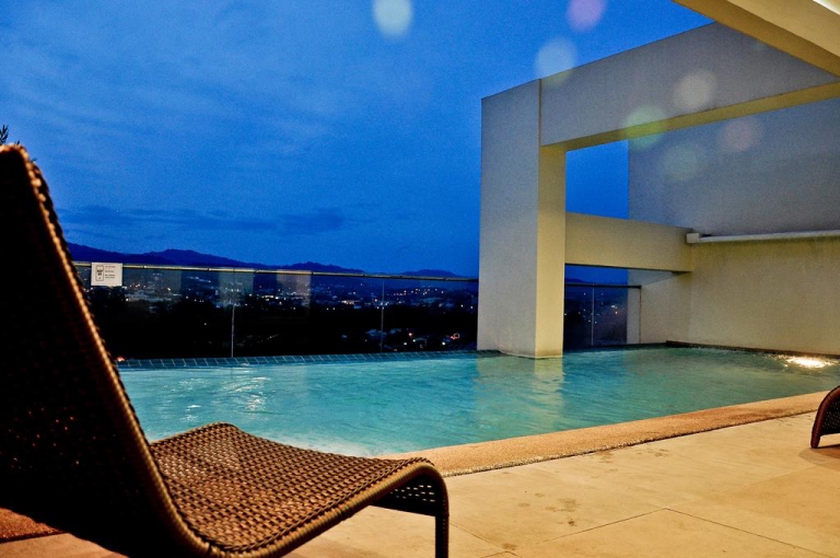 6 Hotels in Cebu with Rooftop Swimming Pools