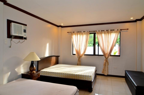 Easy Vacation House Review